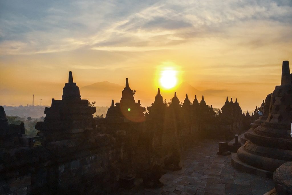 Visiter le temple Borobudur sur l'île de Java en Indonésie - La Poze ...