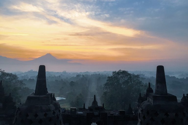 Visiter le temple Borobudur sur l'île de Java en Indonésie - La Poze ...