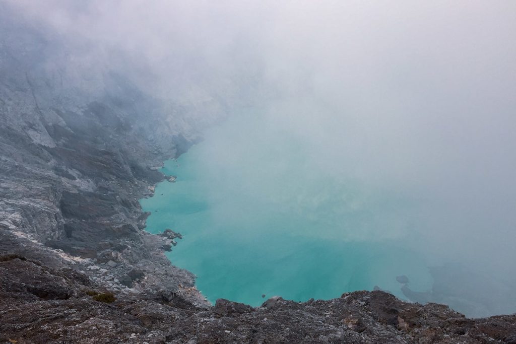 L'ascension du volcan Kawah Ijen sur Java en Indonésie - La Poze | Blog ...